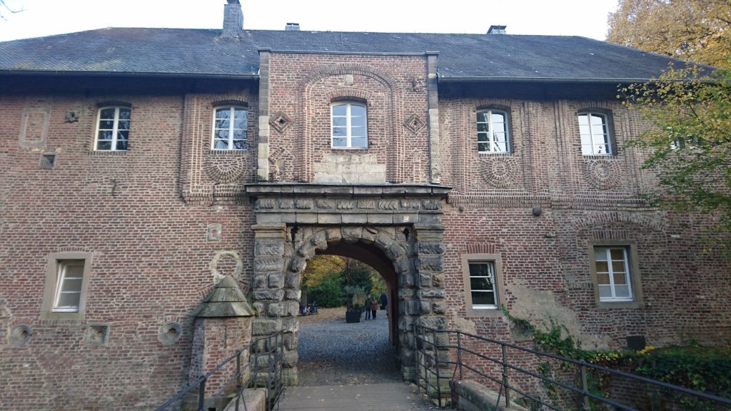 Ein herbstlicher Spaziergang rund um Schloss Rheydt in Mönchengladbach ...
